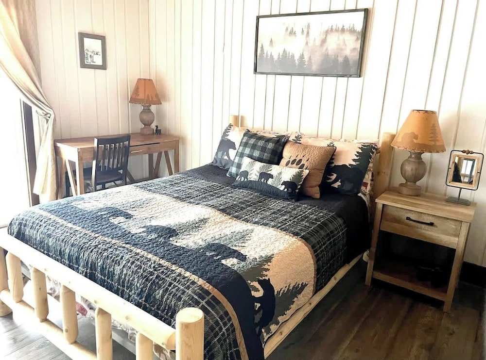 The Backyard Bunny Slope: True Ski-in/Ski-out ! - Banner Elk | Vrbo