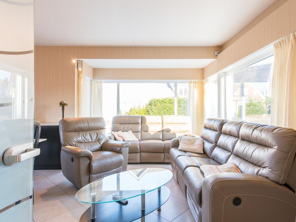 Villa Malu Located In The Heart Of Koksijde - De Panne