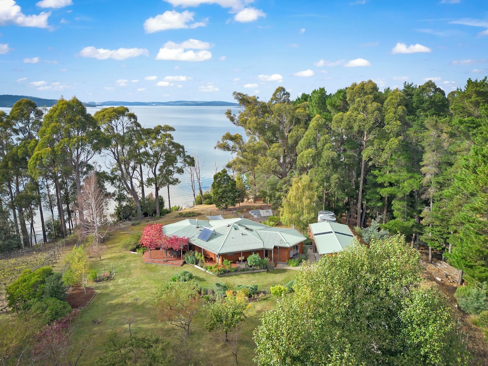 Blissful Birchs Bay - Bruny Island