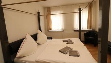 Apartamento | 2 quartos, com mobília individualizada, roupa de cama fornecida