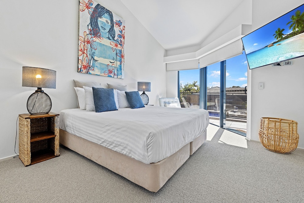 Fuller Holidays - Drift - Byron Town Luxury Apartment With Pool - Byron Bay