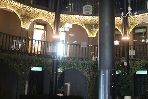 Área de estar no saguão