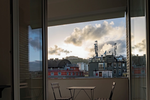 Quarto luxo, sacada, vista para a cidade | Terraço/pátio