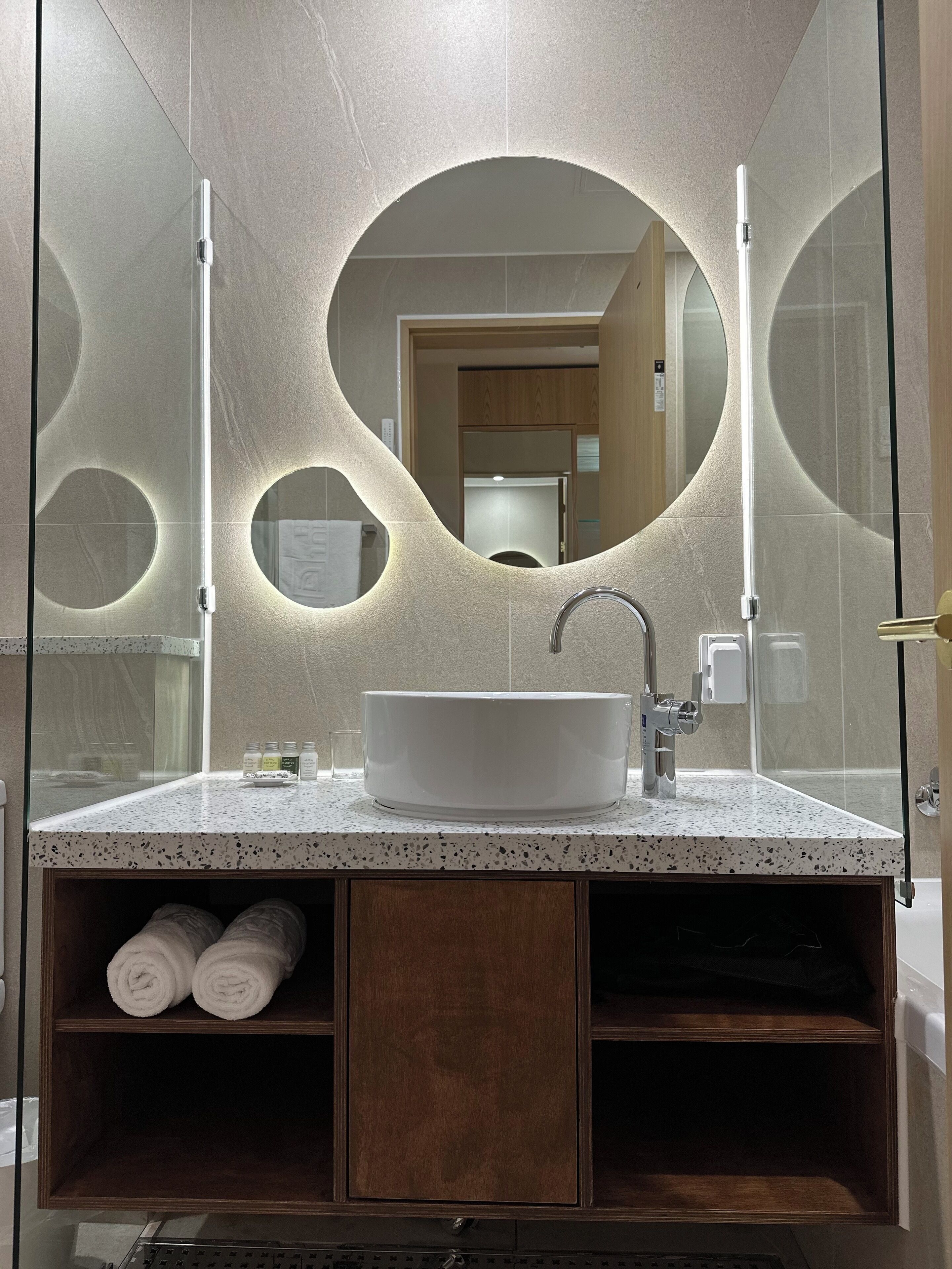 Quarto duplo superior | Banheiro