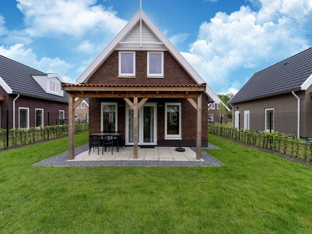 Brand New Holiday Home Near The Water - Spijkenisse