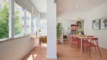 Apartamento, 2 quartos | Sala