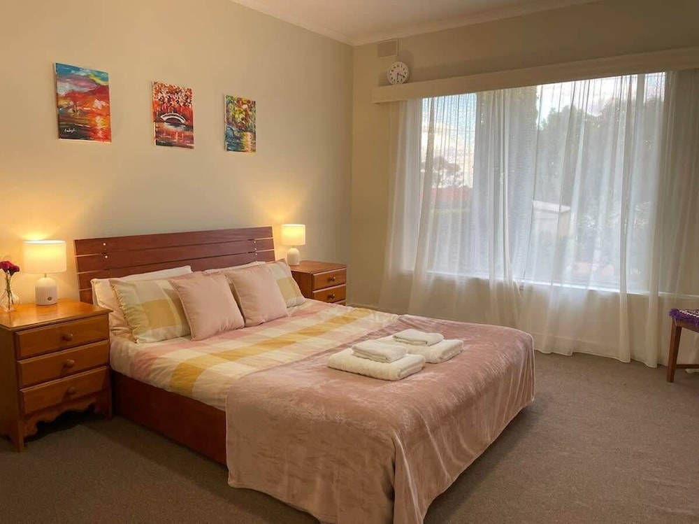 The Hidden Gem Exquisite 3br Retreat In Berri - Barmera