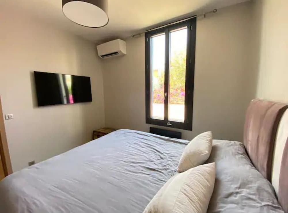 Unique : Villa Au Coeur Du Vieil Antibes Avec Piscine! - Antibes