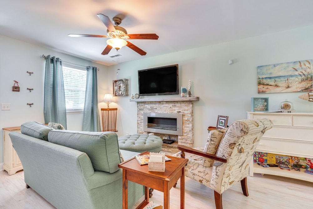 Cozy Goose Creek Escape W/ Patio & Grill - Moncks Corner, SC