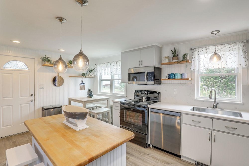 Beachfront Salisbury Retreat W/ Fire Pit & Grill - Salisbury