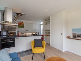 Casa | Cozinha privada | Uma chaleira elétrica, uma torradeira 