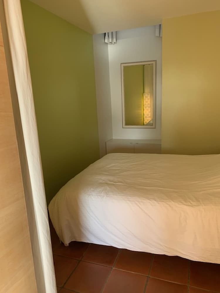 Vert Luisant - One Bedroom Apartment, Sleeps 4 - Les Issambres
