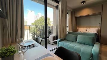 Apartamento Clássico | Sala de estar | Smart TV, Netflix, serviços de streaming