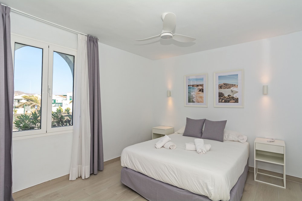Palmeras Apt - Pool & Terrace - Next To Beach - Costa Teguise