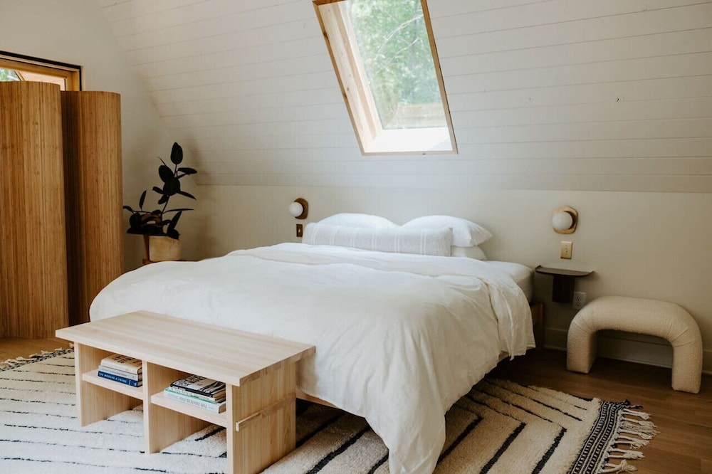 Stayframe: A Designer Getaway With Mountain Views - Monteagle, TN