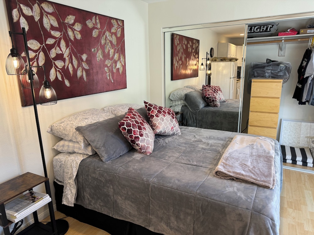 Studio - An Easy Stroll To The Glendora Village - San Dimas, CA
