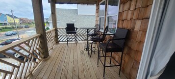 Quarto Quádruplo Deluxe, 2 camas queen-size, casa de banho privativa, vista para o oceano | Terraço/pátio interior