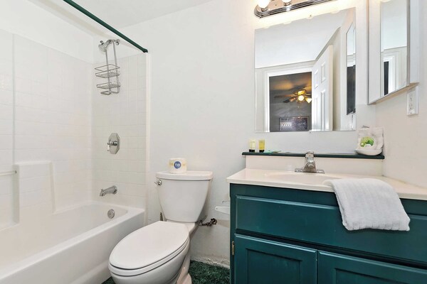 Mountain Palette By Avantstay Hot Tub, Game Room, Deck, Sweeping Views! - Big Bear, CA