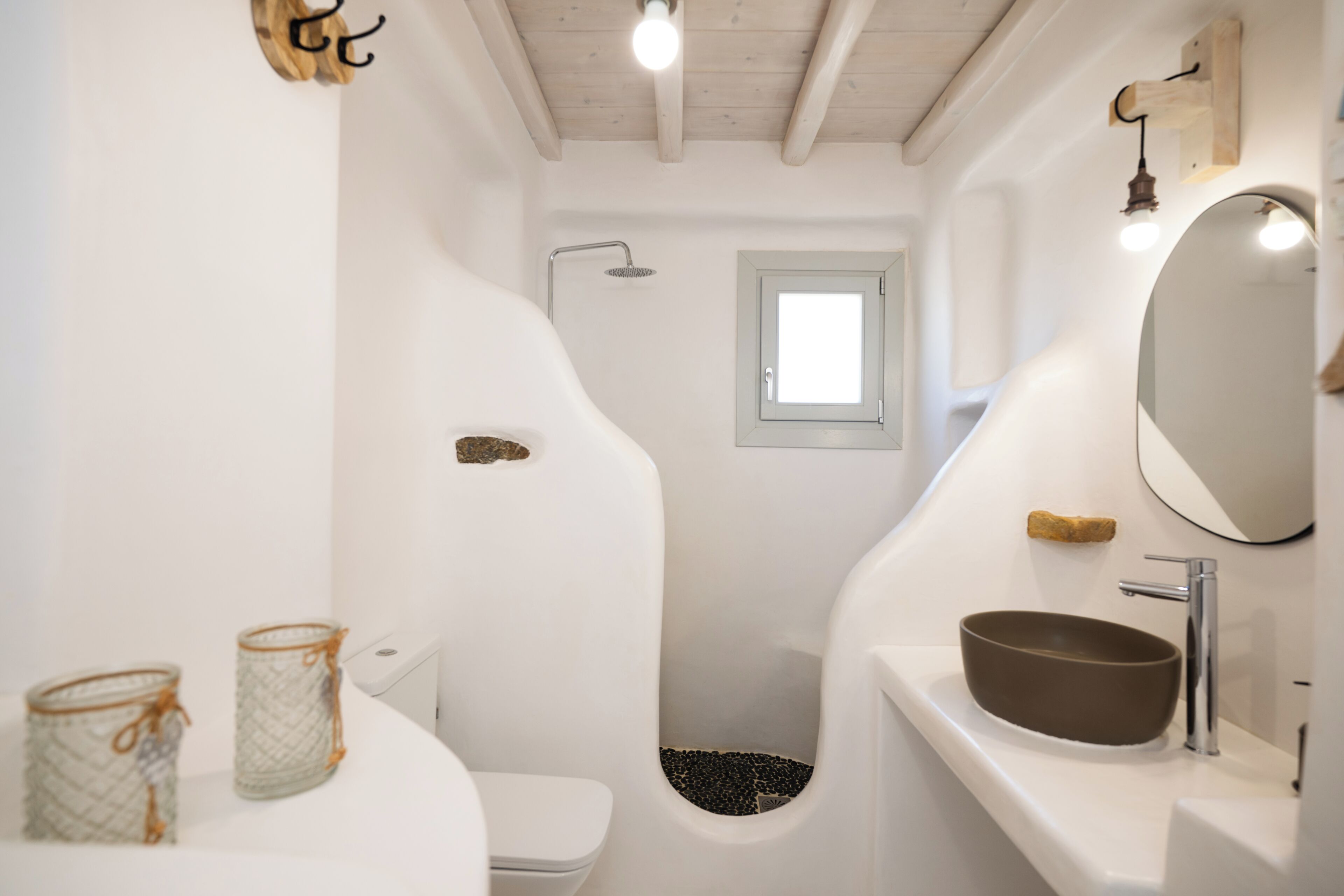 Suite Deluxe | Casa de banho | Toalhas fornecidas, sabão, champô, papel higiénico 