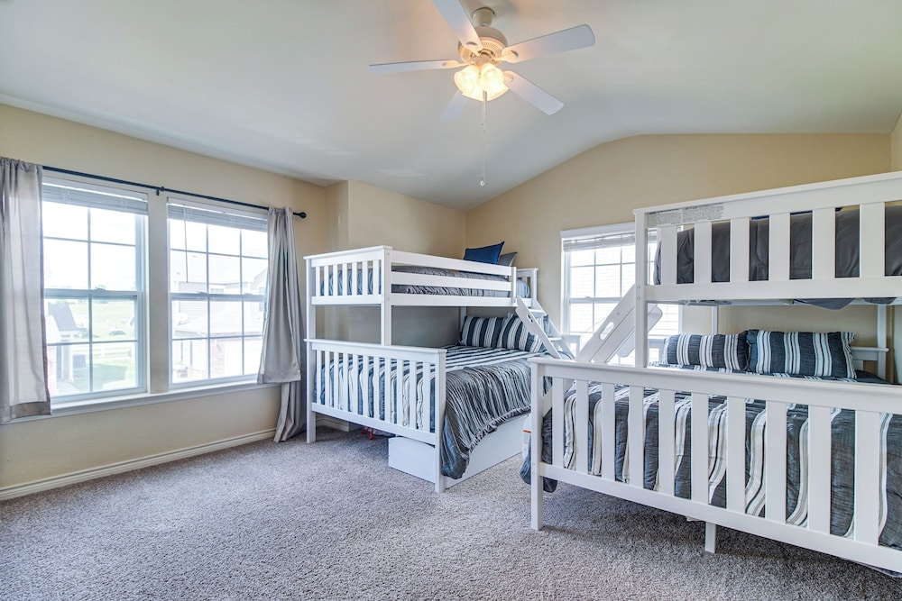 Half-Mi to Grand Lake: Townhome w/ Hot Tub - Monkey Island | Vrbo