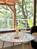 Apartamento Básico, vista para o jardim | Vista do quarto