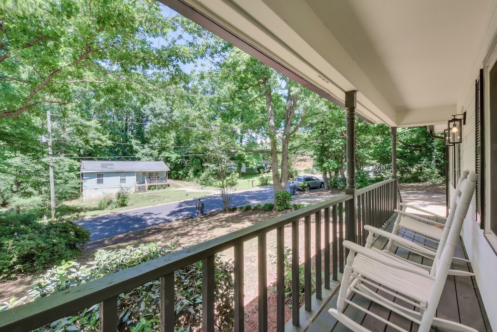 Athens Home W/ Deck - Near Sanford Stadium! - Athens, GA