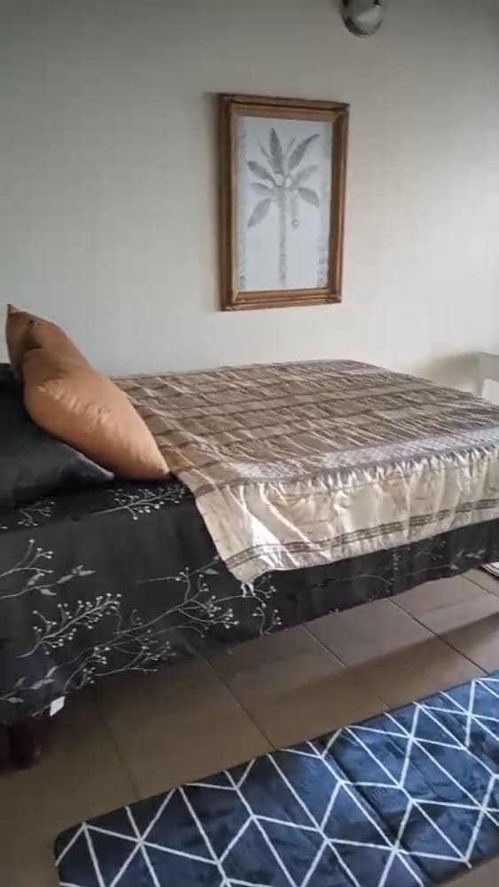 Above It All, On The Top Floor!
*Newly Renovated In 2024 - Cozy Studio Apt * - Montego Bay
