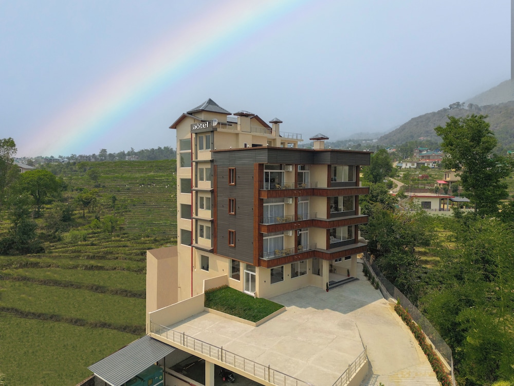 Aotel By Clarks Inn Palampur - Palampur