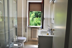 Casa, 3 quartos, para fumantes, sacada | Banheiro