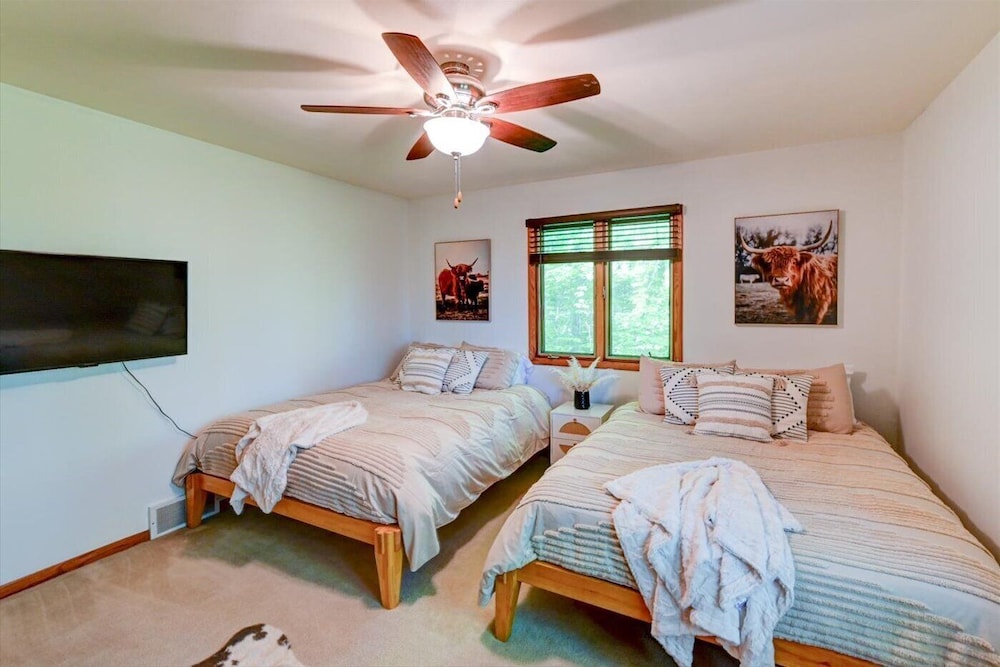 New Ownr Specl - Hilltop Oasis W/ Hottub+sauna-close To Wis Dells & Baraboo! - Portage, WI