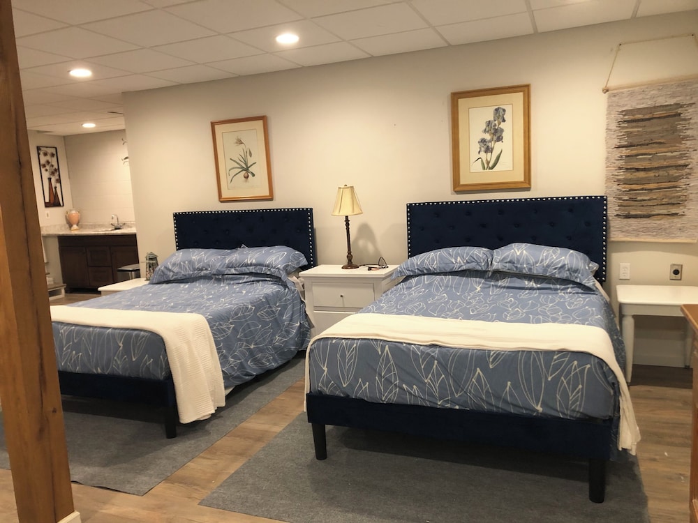 Creekside, spacious home for 8; 9 mi. Highlands, close Sky Valley, GA ...