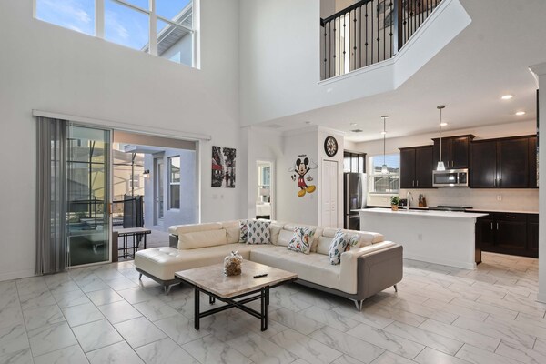 Luxurious Resort Home Near Disney & Shopping! - Kissimmee, FL
