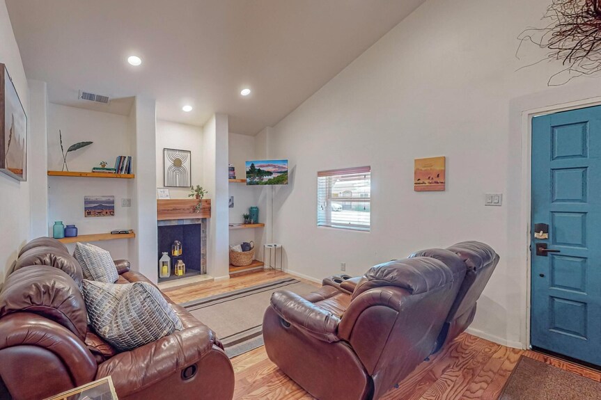 Fantastic 3bd/2ba In N. Valley, Garage, Near I40 - Albuquerque, NM