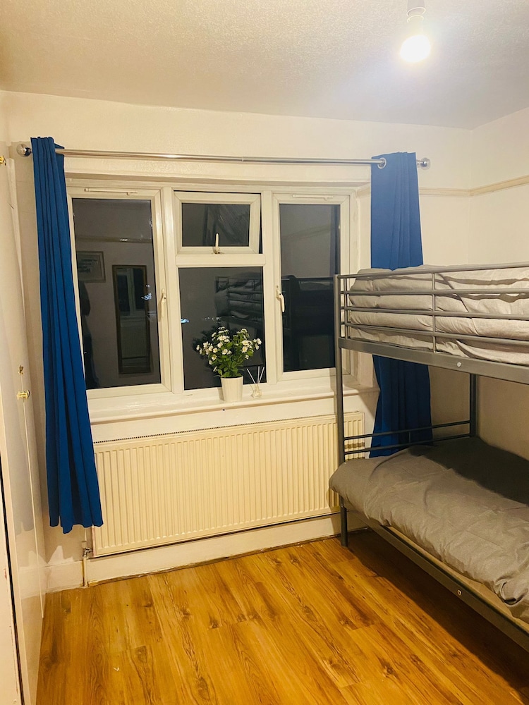 Cosy Double Room - 2 Guests -Close To Central London-5minsharrow And Wealdstone - Harrow