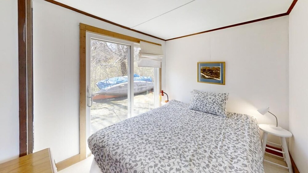 Classically charming 3 br cottage close to beach - Cummaquid | Vrbo