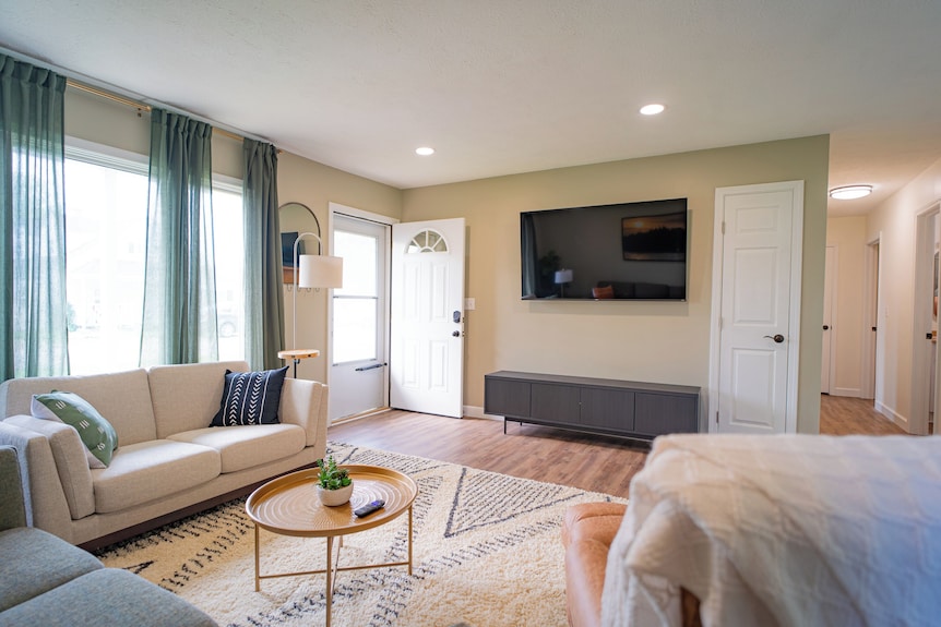 Lake Erie Breeze | 3br Home Base, 30 Min To Cedar Point | Island Ferries - Vermilion, OH