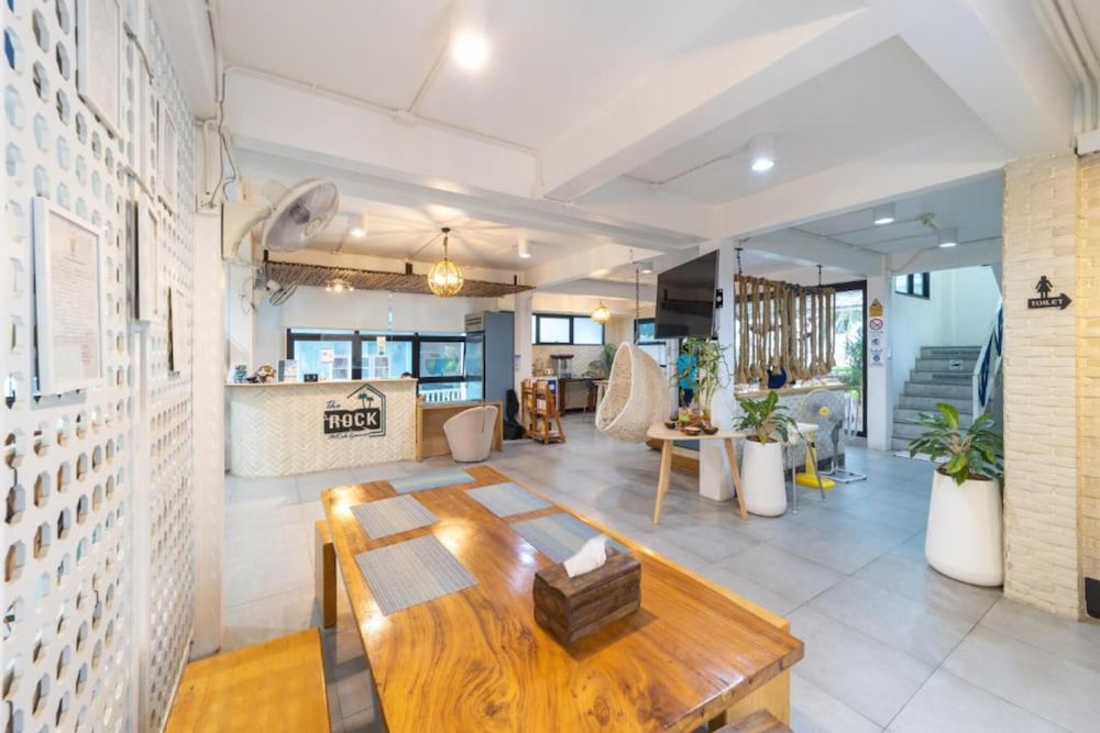 The Rock Samui Poshtel Lamai Beach - Koh Samui