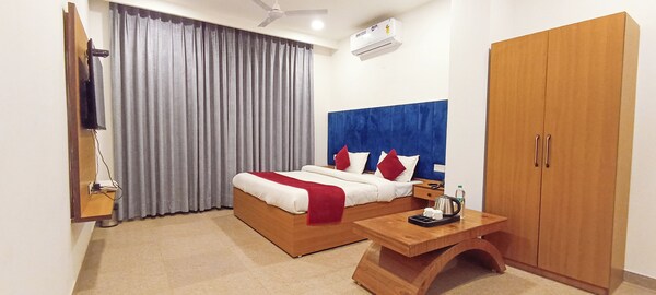 Hotel Lake View -Near Sukhna Lake - Chandigarh