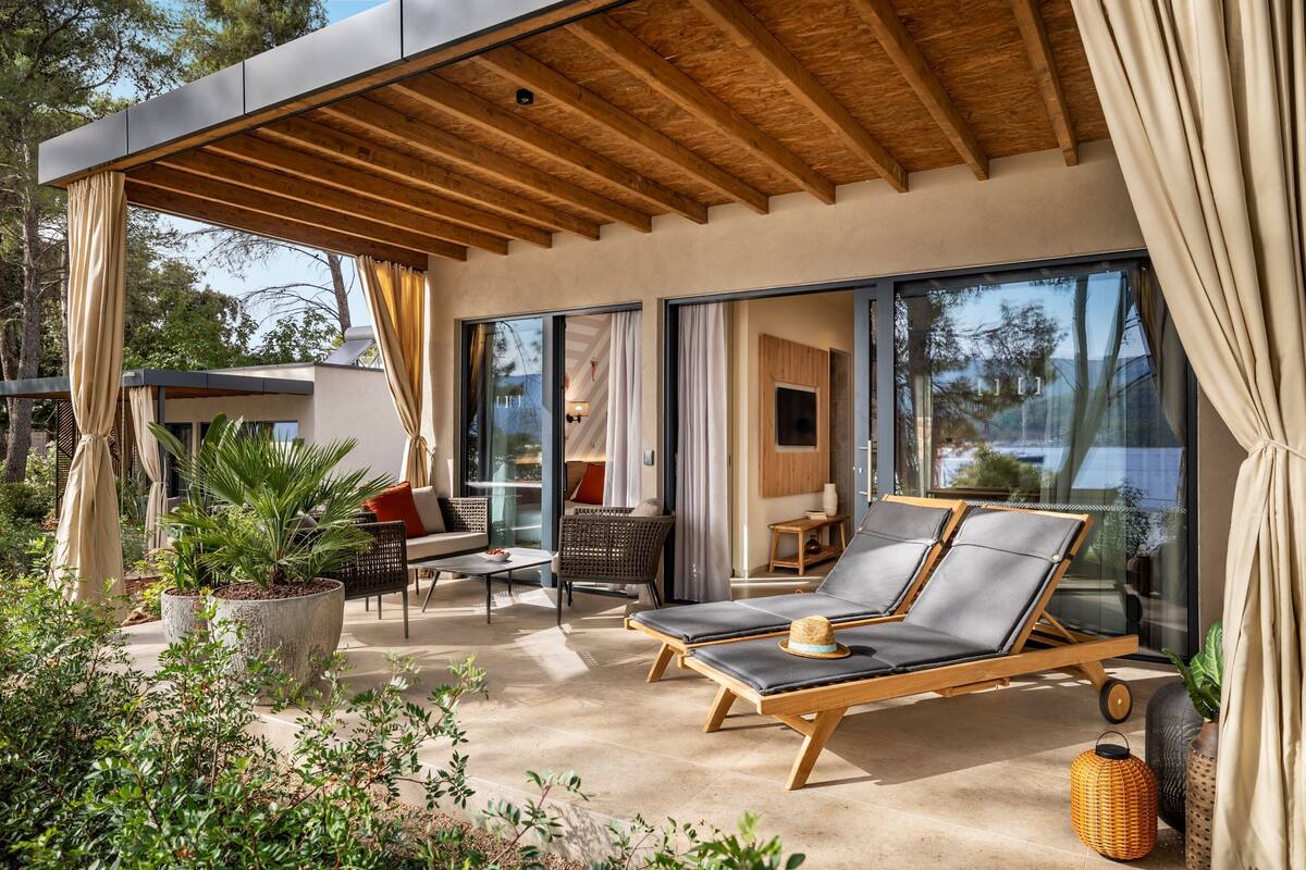 Villa Superior, vista parcial para o mar | Terraço/pátio interior