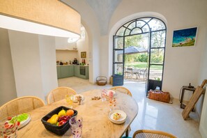 Villa Familiar, 6 quartos, varanda (Villa Vallone Luxury With Pool) | Restaurantes