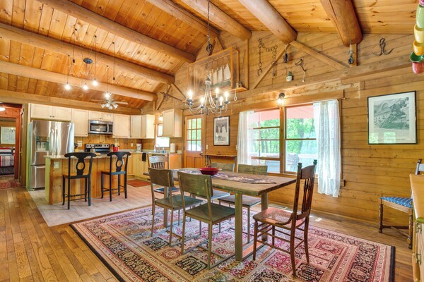 Updated Mtn Cabin On 20 Acres W/ Large Waterfall - Jasper, GA