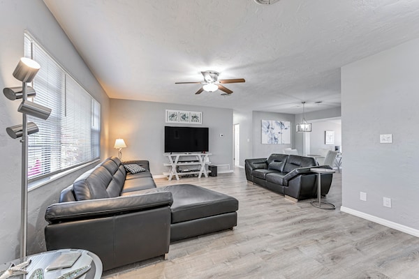3 Mi To Venice Beach: Pet-friendly Home W/ Yard - Florida