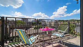 Apartamento Familiar, vários quartos (Silver Apartment With Hot Tub And) | Terrenos do alojamento