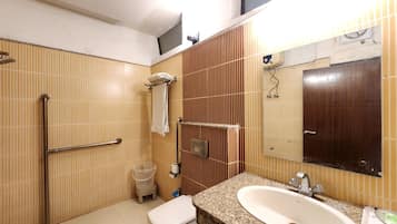Quarto Standard, 1 cama king-size | Casa de banho