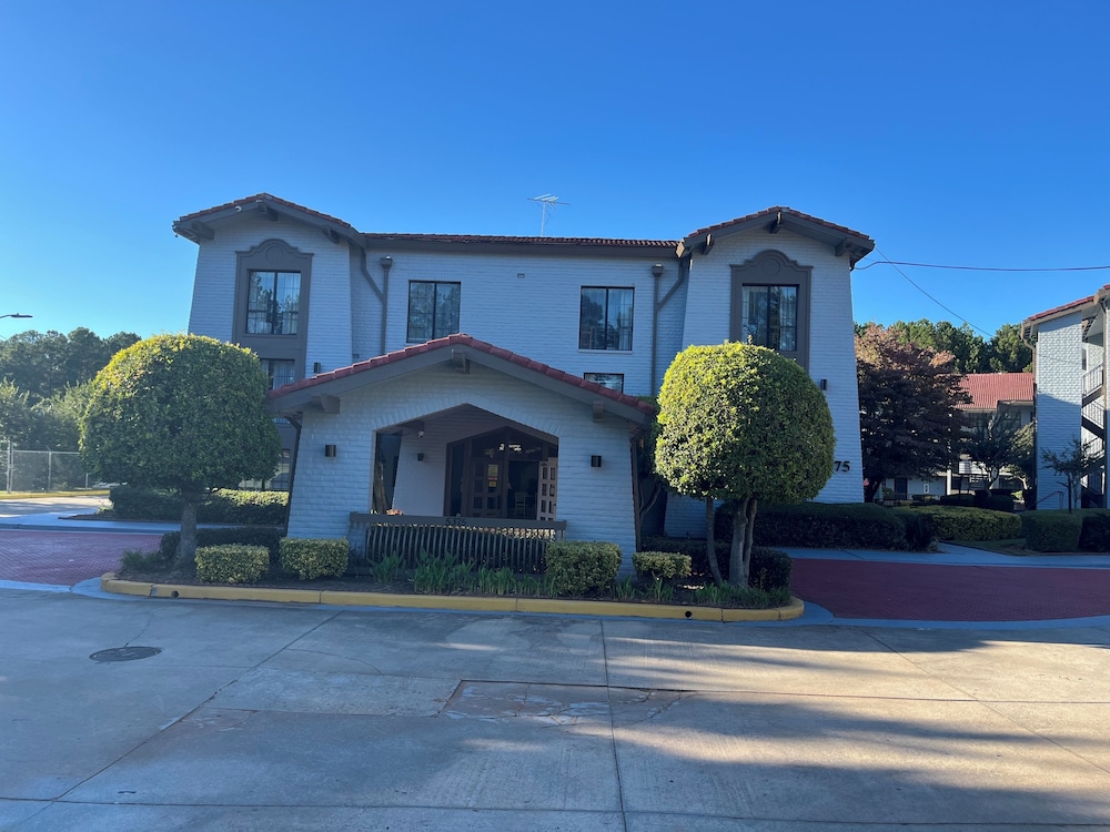 Guest Inn & Suites - Dunwoody, GA