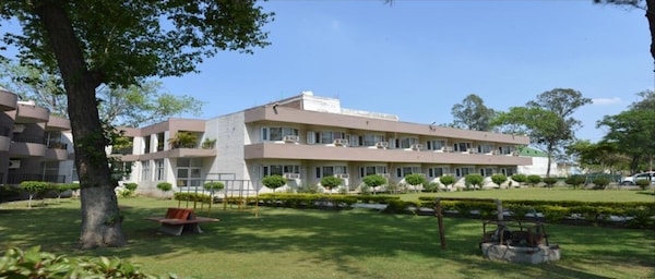 Gauriyya Tourist Resort - Delhi
