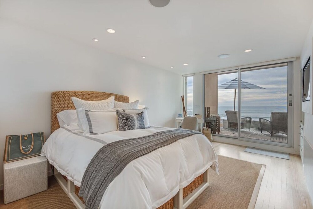 Beachfront home, steps from the sand - Rio del Mar | Vrbo