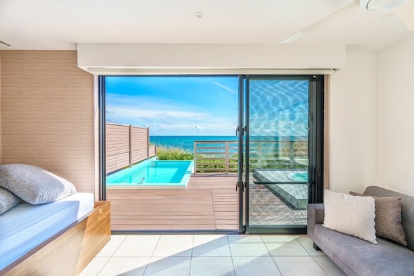 3 piscinas exteriores, guarda-sóis