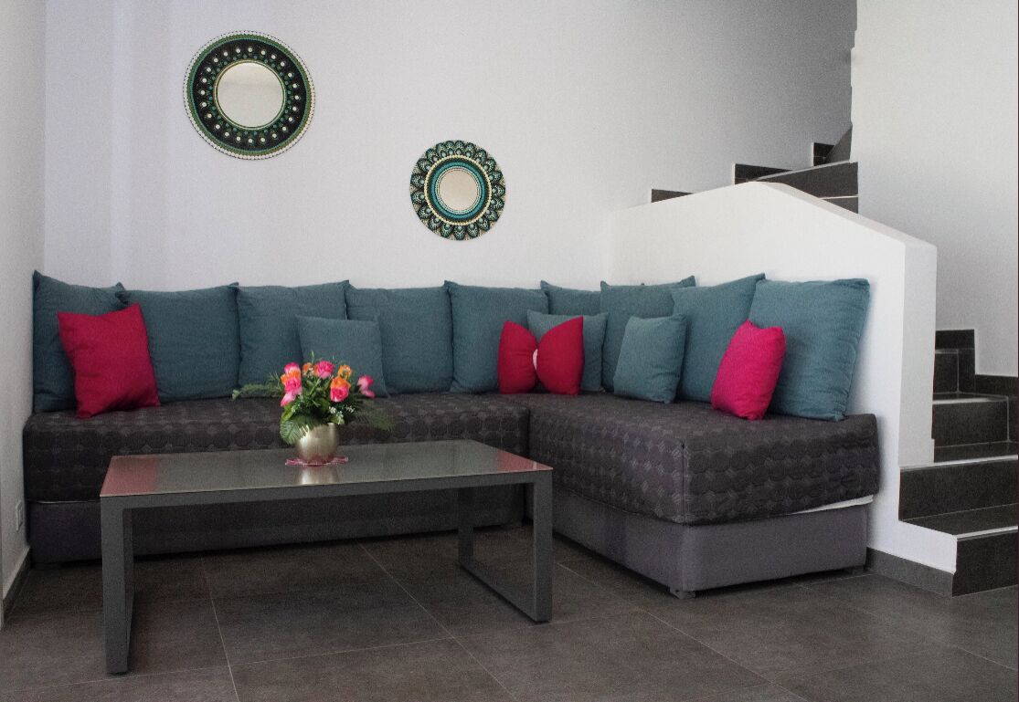 Casa geminada, vista para o jardim | Área de estar | Smart TV 49 polegadas com canais a cabo