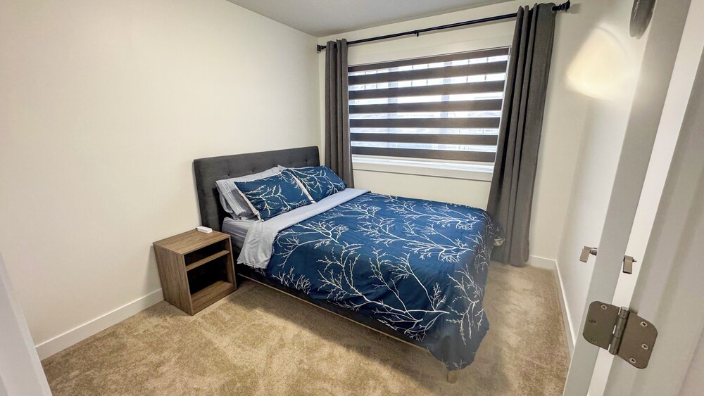 Modern 3-bedroom Home In West Edmonton - Perfect Family-friendly Neighbourhood. - Edmonton